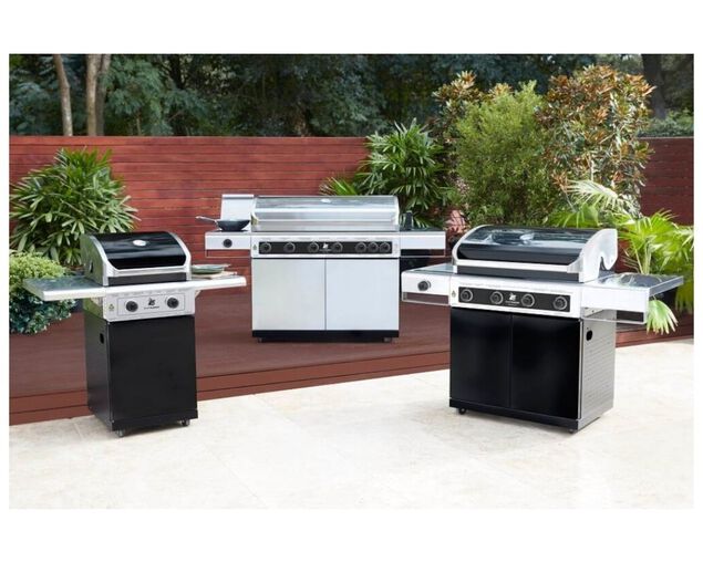 Buy Premium Beefmaster 4 Burner BBQ on Deluxe Cart with Folding Shelves ...
